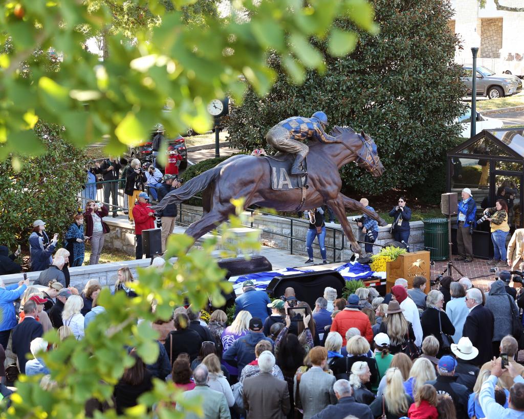 Secretariat Sculpture Unveiled at Keeneland Festival | America's Best ...