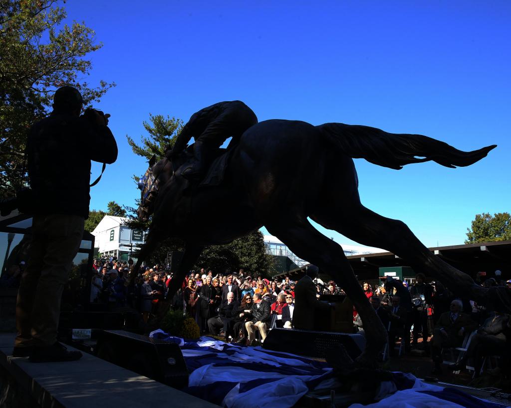 Secretariat Sculpture Unveiled at Keeneland Festival | America's Best ...